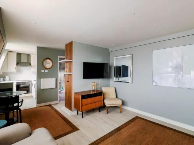 1 Bedroom 1 Bathroom