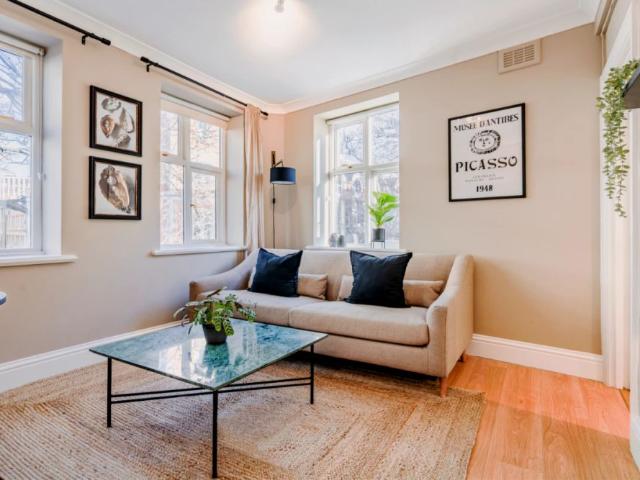 1 Bedroom 1 bathroom