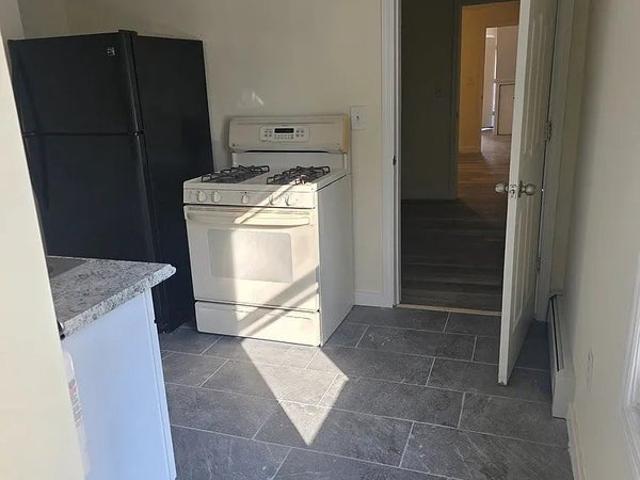 1 BEDROOM 1 BATHROOM APARTMENT