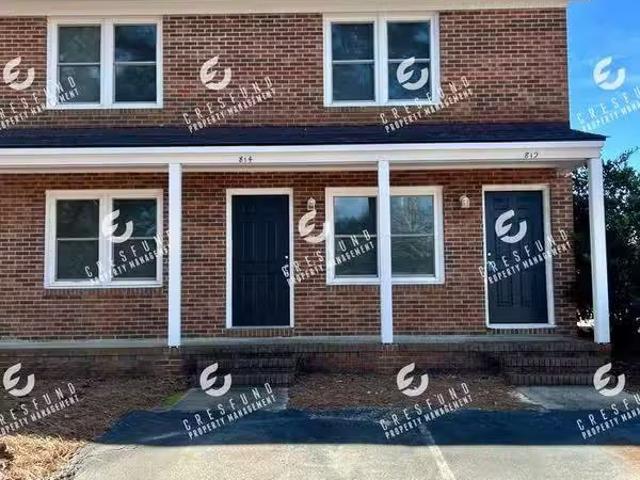 1 bedroom, 1 bathroom apartment home. Homes feature appliances.