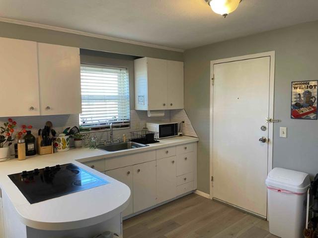 1 Bedroom 1 Bathroom condoHeatWater includednear W