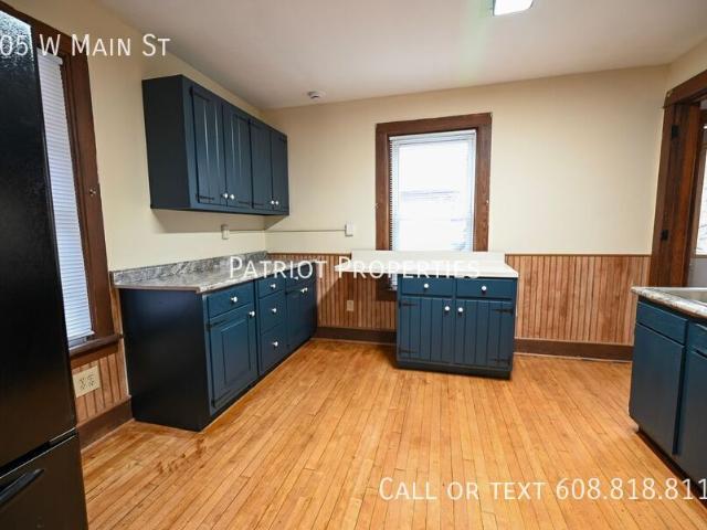 2 Bed / 1 Bath Duplex Downtown Madison WI