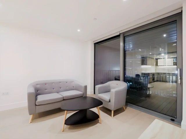 1 Bedroom 1 Bathroom Flat 8