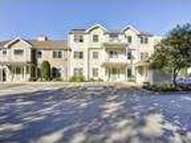 1 Bedroom 2 Bath In Wellesley MA 02481