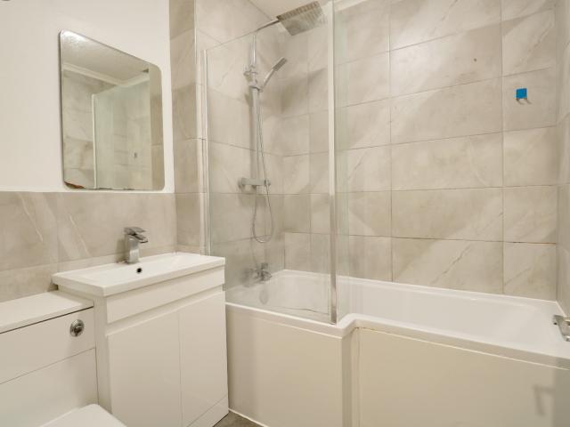 1 Bedroom 2nd Floor Flat For Rent