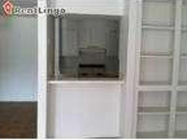 1 bedroom 433 Kelton Avenue