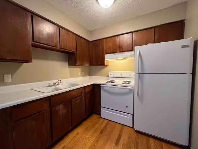 1 Bedroom 795 East 6th St