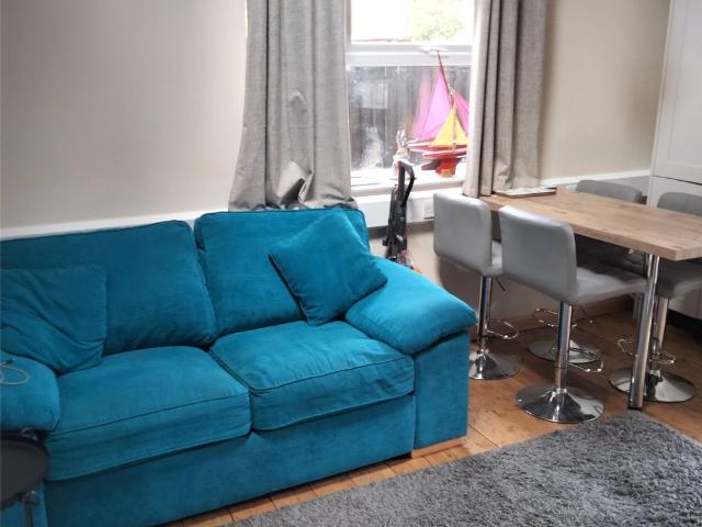 1 bedroom cottage to rent Woodthorpe Gardens, Sarisbury Green, Southampton, Hampshire, SO31