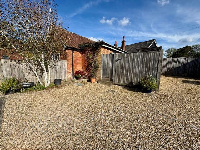 1 bedroom cottage to rent