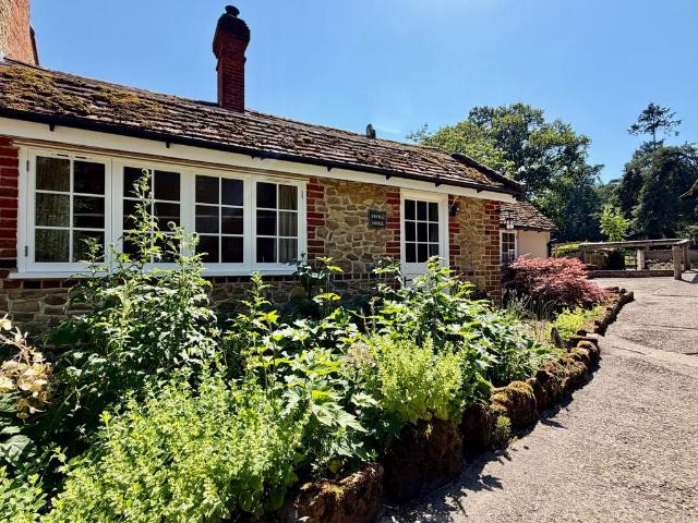 1 bedroom cottage to rent