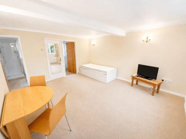 1 bedroom cottage to rent