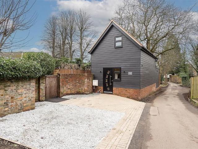 1 bedroom cottage for sale