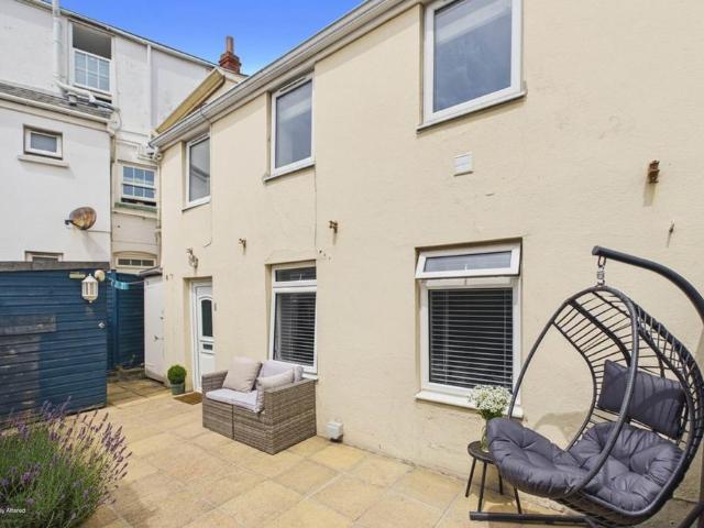 1 bedroom cottage for sale
