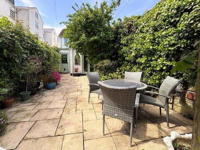 1 bedroom cottage for sale