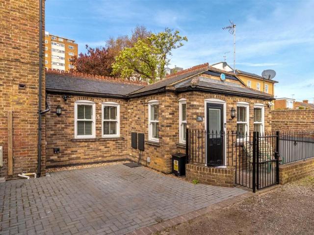 1 bedroom cottage for sale