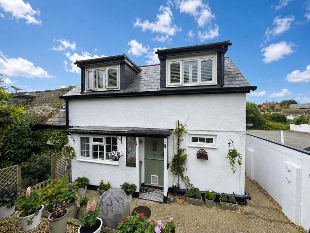 1 bedroom cottage for sale