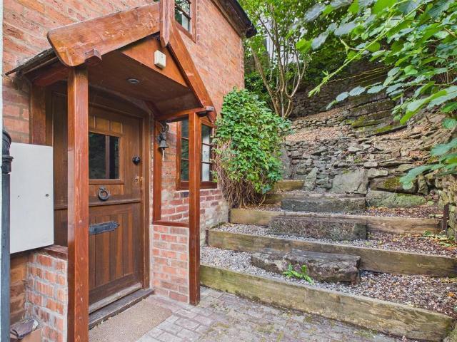 1 bedroom cottage for sale