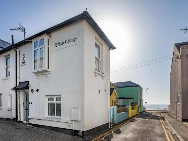 1 bedroom cottage for sale