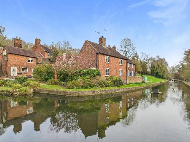 1 bedroom cottage for sale