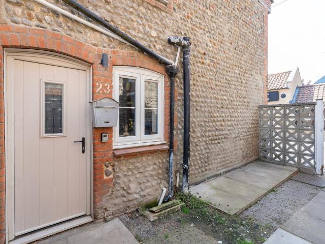 1 bedroom cottage for sale