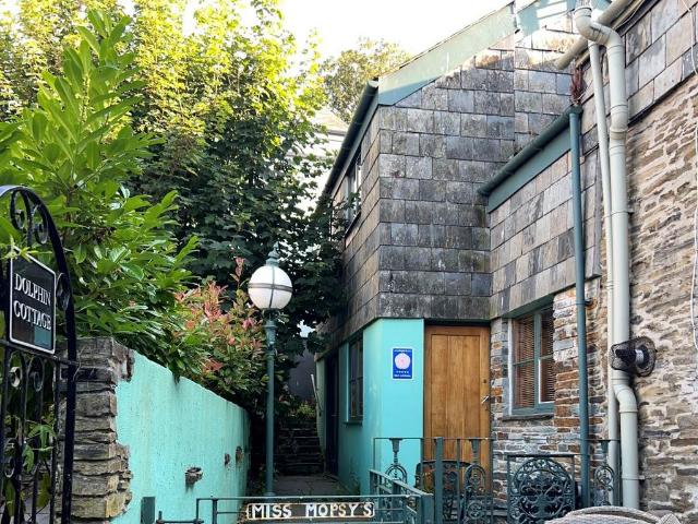 1 bedroom cottage for sale