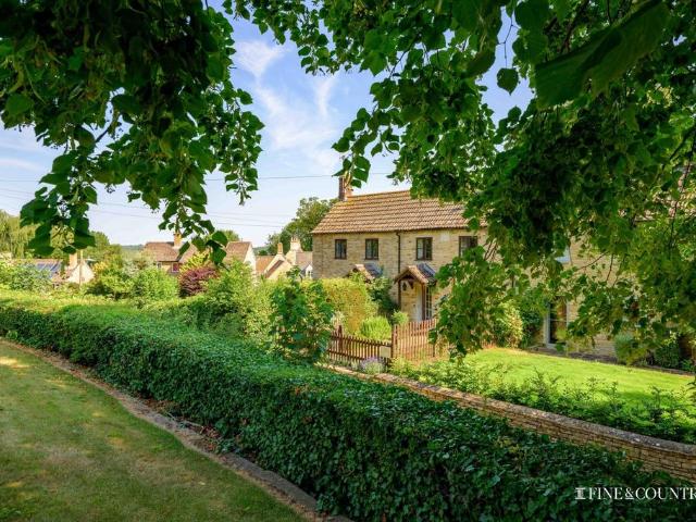 1 bedroom cottage for sale