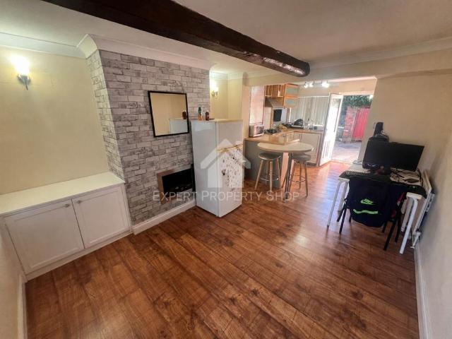 1 bedroom cottage for sale