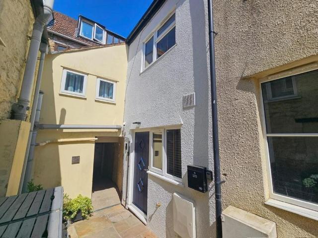 1 bedroom cottage for sale