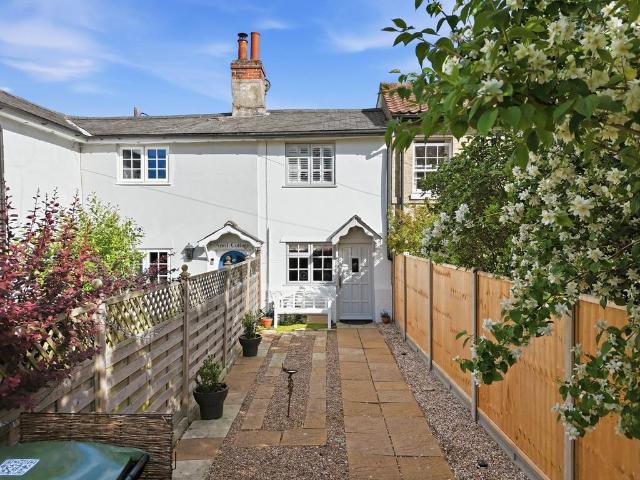 1 bedroom cottage for sale