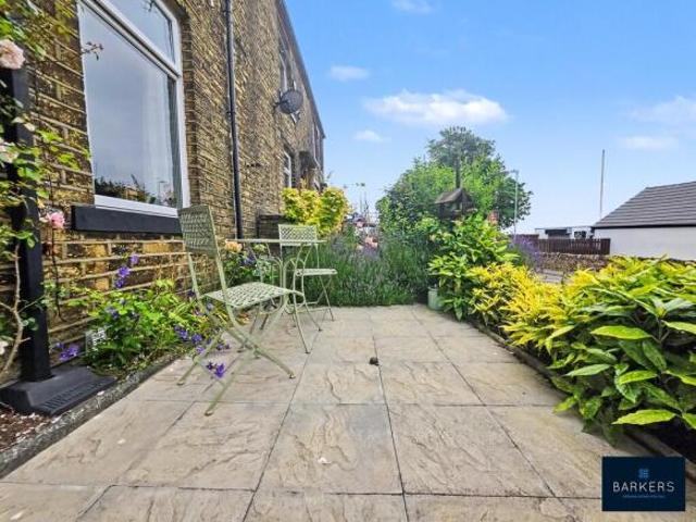 1 bedroom cottage for sale in South View Road, East Bierley, BD4