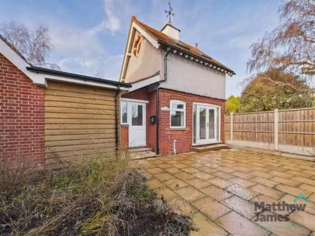 1 bedroom cottage for rent in Connaught Gardens East, Clacton.