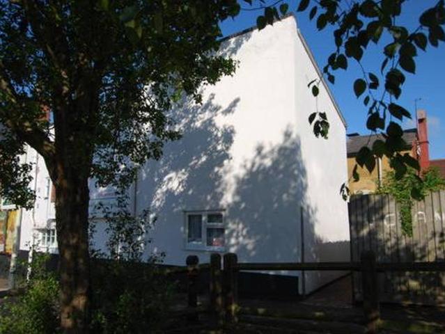 1 bedroom cottage for rent in Lake Street LU7