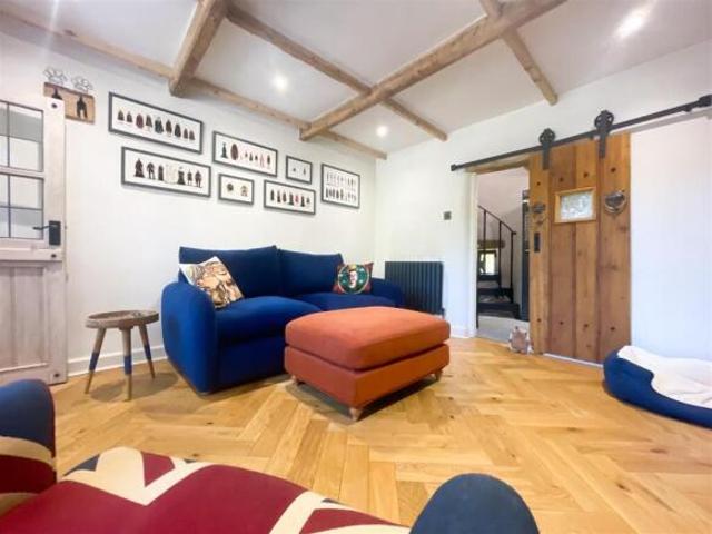 1 bedroom cottage for rent in Main Road, Wharncliffe Side, S35