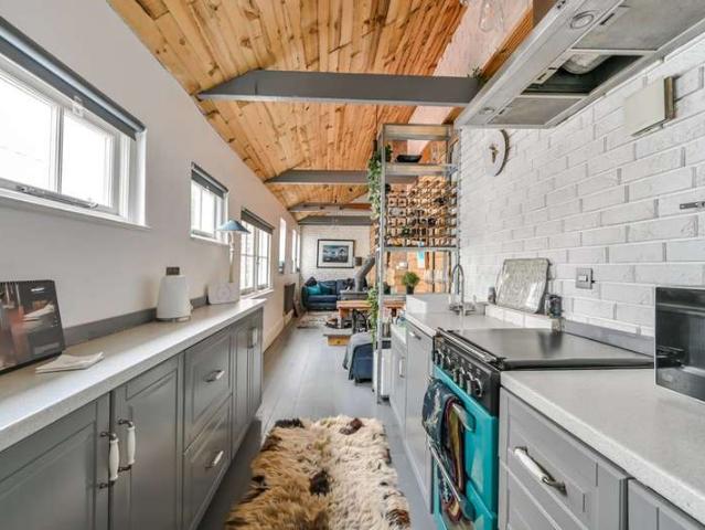 1 Bedroom Cottage House