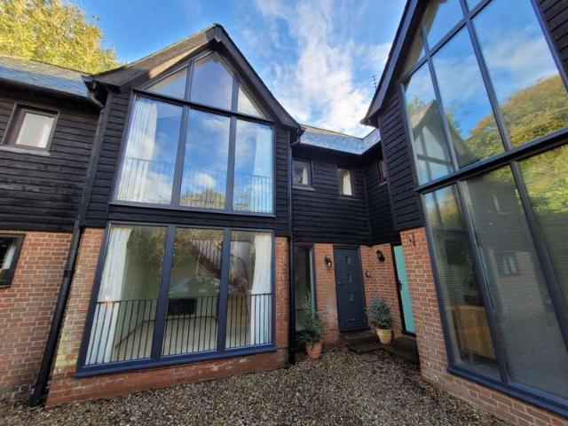 1 Bedroom Cottage House
