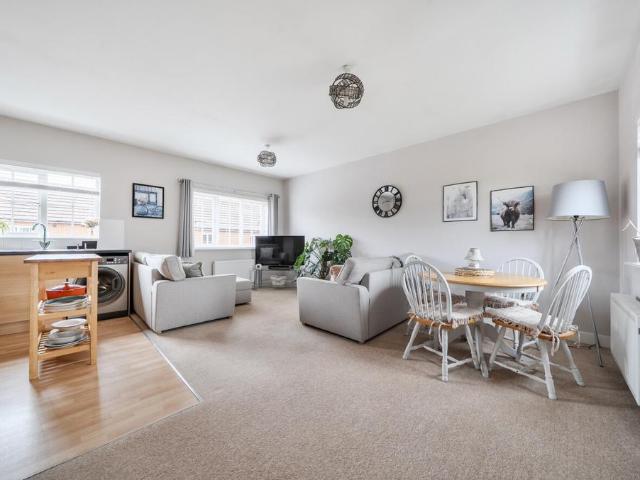 1 bedroom coach house for sale