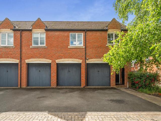 1 bedroom coach house for sale