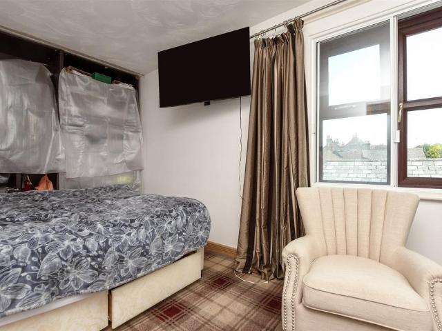 1 bedroom coach house for sale