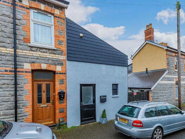 1 bedroom coach house for sale