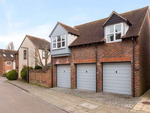 1 bedroom coach house for sale