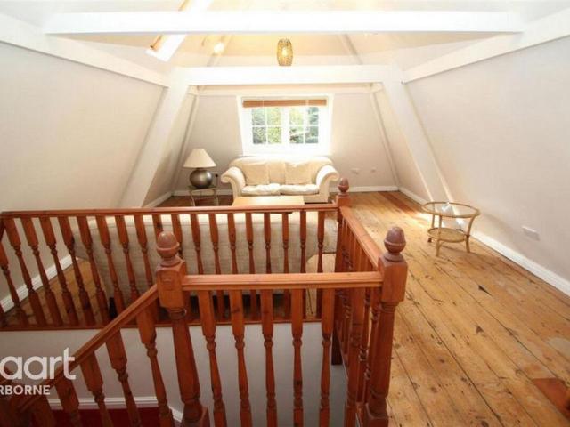 1 bedroom coach house to rent