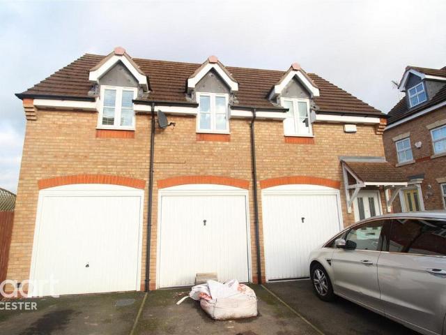 1 bedroom coach house to rent