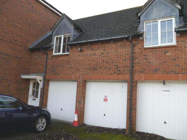 1 bedroom coach house to rent