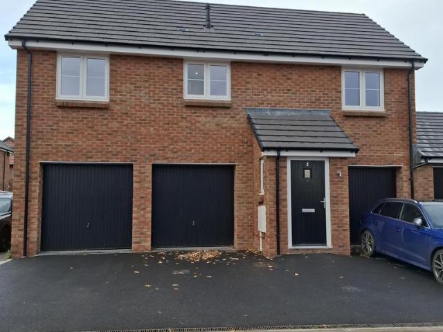 1 bedroom coach house to rent