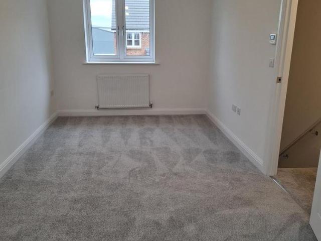 1 bedroom coach house to rent