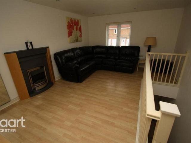 1 bedroom coach house to rent
