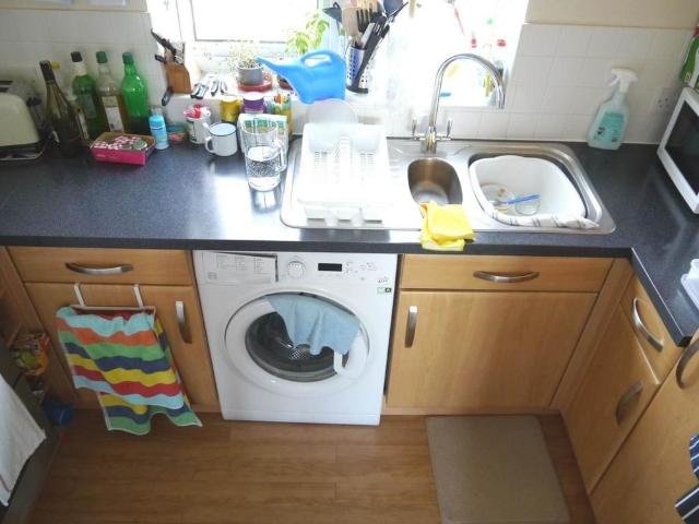 1 bedroom coach house to rent