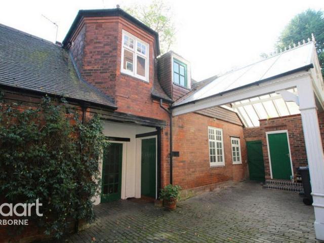 1 bedroom coach house to rent