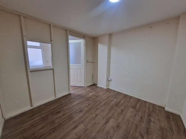 1 Bedroom Commercial Property