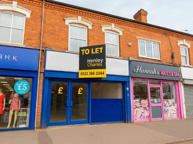 1 Bedroom Commercial Shop & Flat Above For Rent